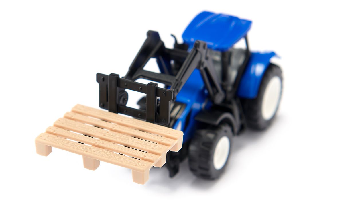 Siku - New Holland with Pallet Fork & Pallet only £5.99