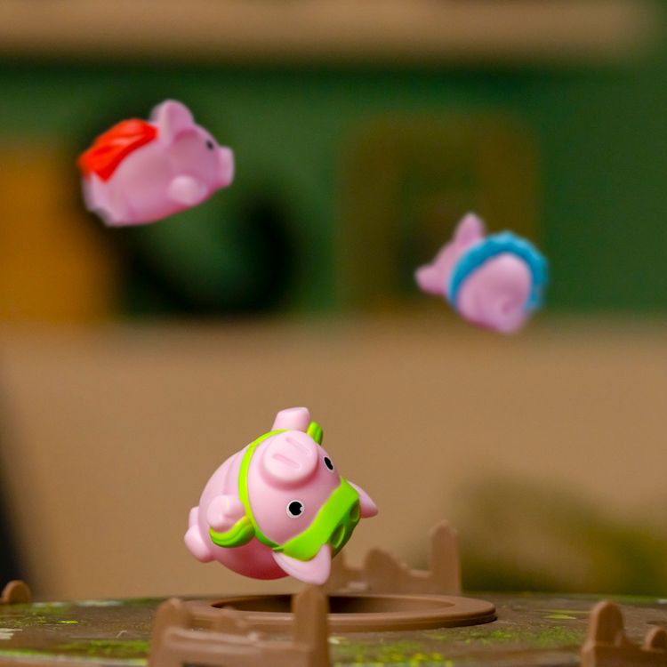 Playmonster - Pigs On Trampolines Game only £19.99